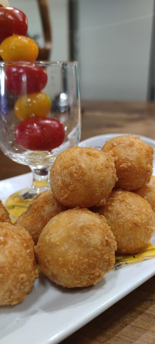 Γρήγορες πεντανόστιμες τυροκροκέτες - Cook For All
